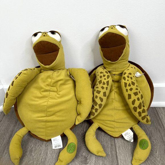 Disney | Toys | Nwt Lot Of 2 Disney Store Crush Finding Nemo Dory Sea ...